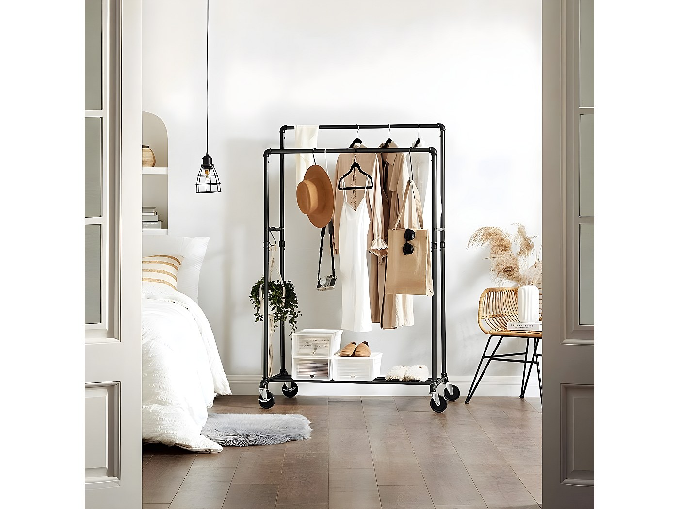 Portant à vêtement double tringles et étagère sur roulettes