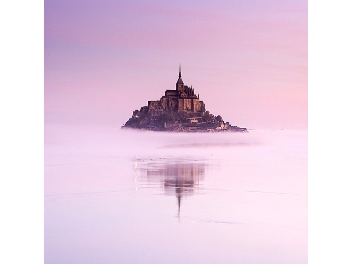 Tableau sur toile Mont-Saint-Michel rosé