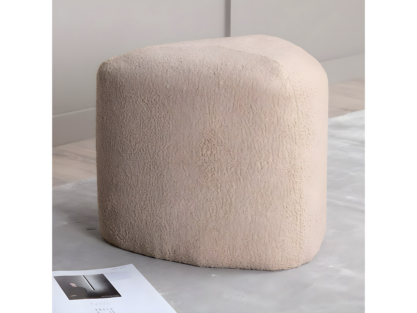 Peg Pouf, Hocker Ø46cm Teddystoff beige.