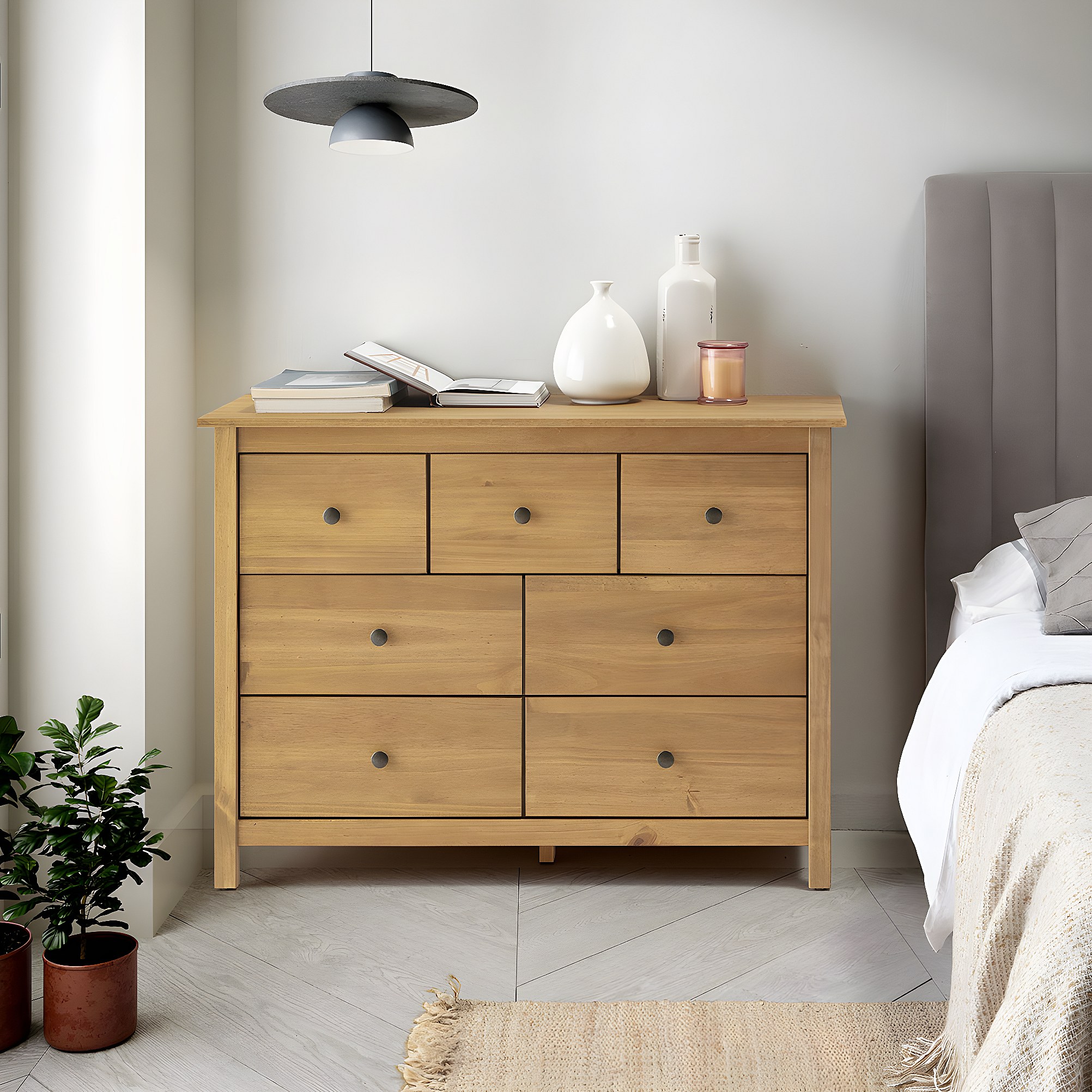 Commode 7 tiroirs en pin massif couleur bois naturel 110 cm - Elton