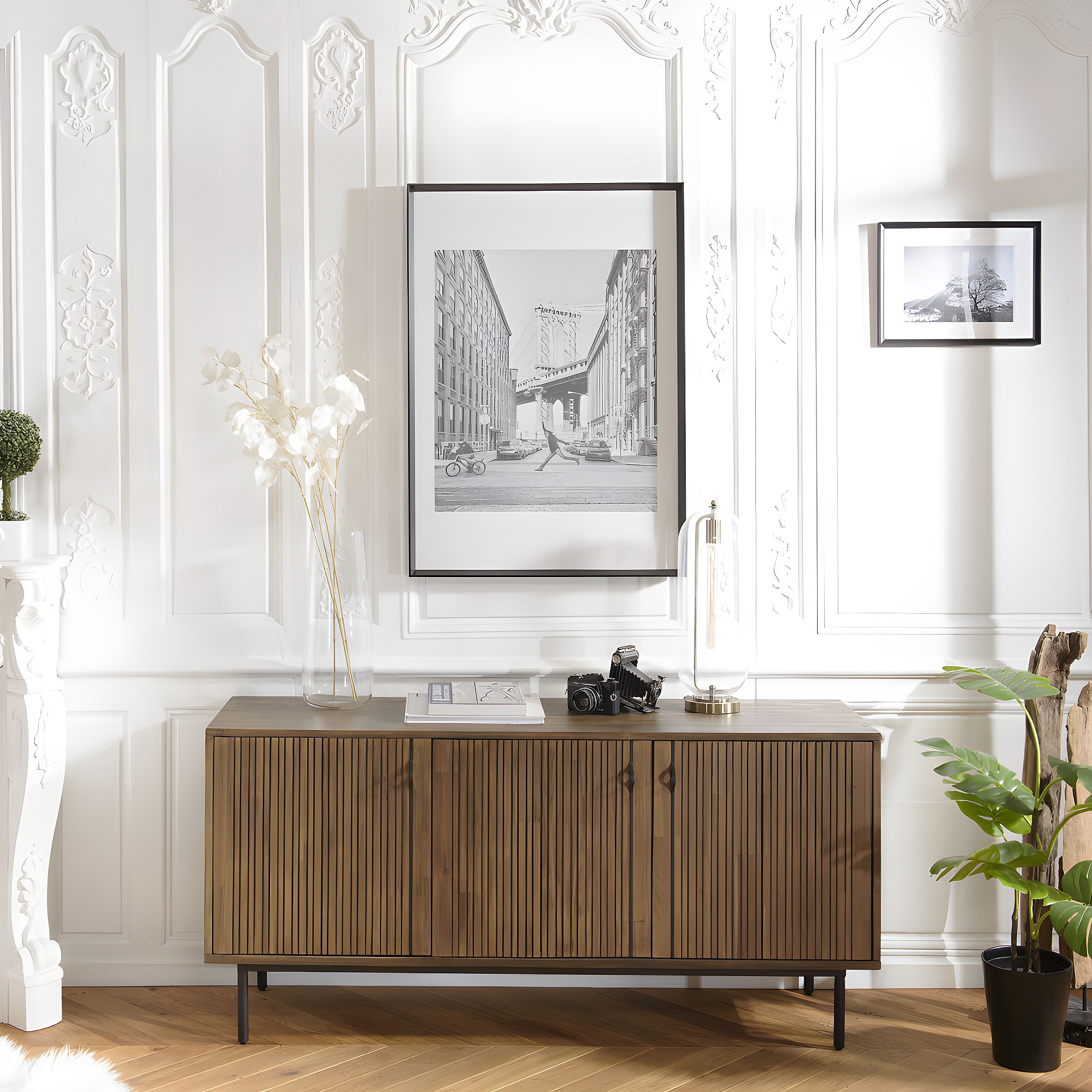 Buffet 3 portes en acacia avec pieds en métal noir