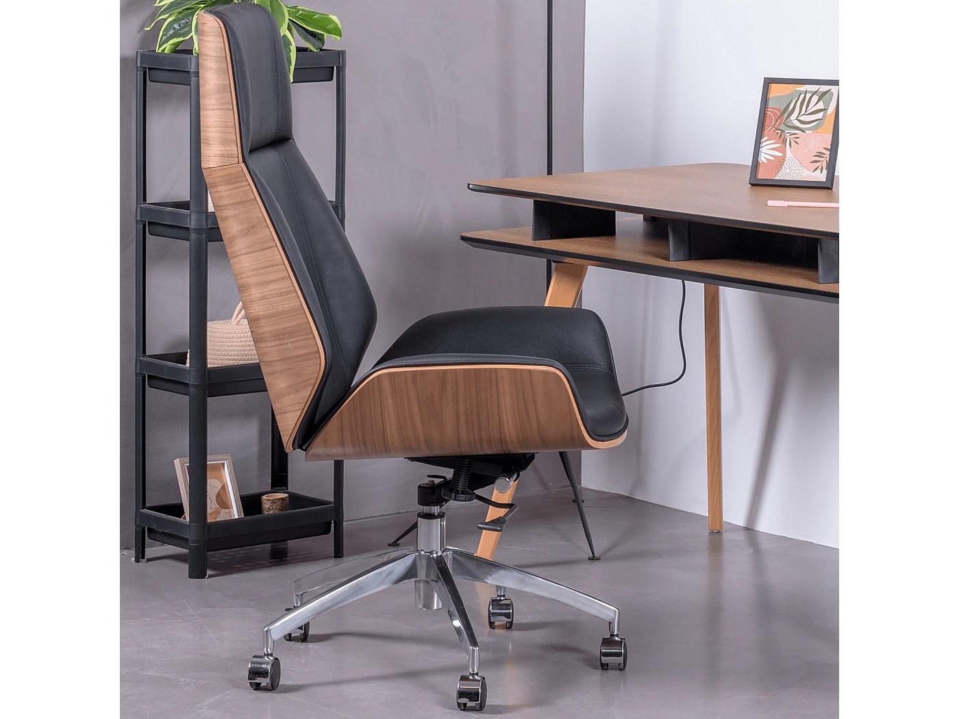 Chaise de bureau en bois de noyer et recouverte de cuir italien Nordic ...