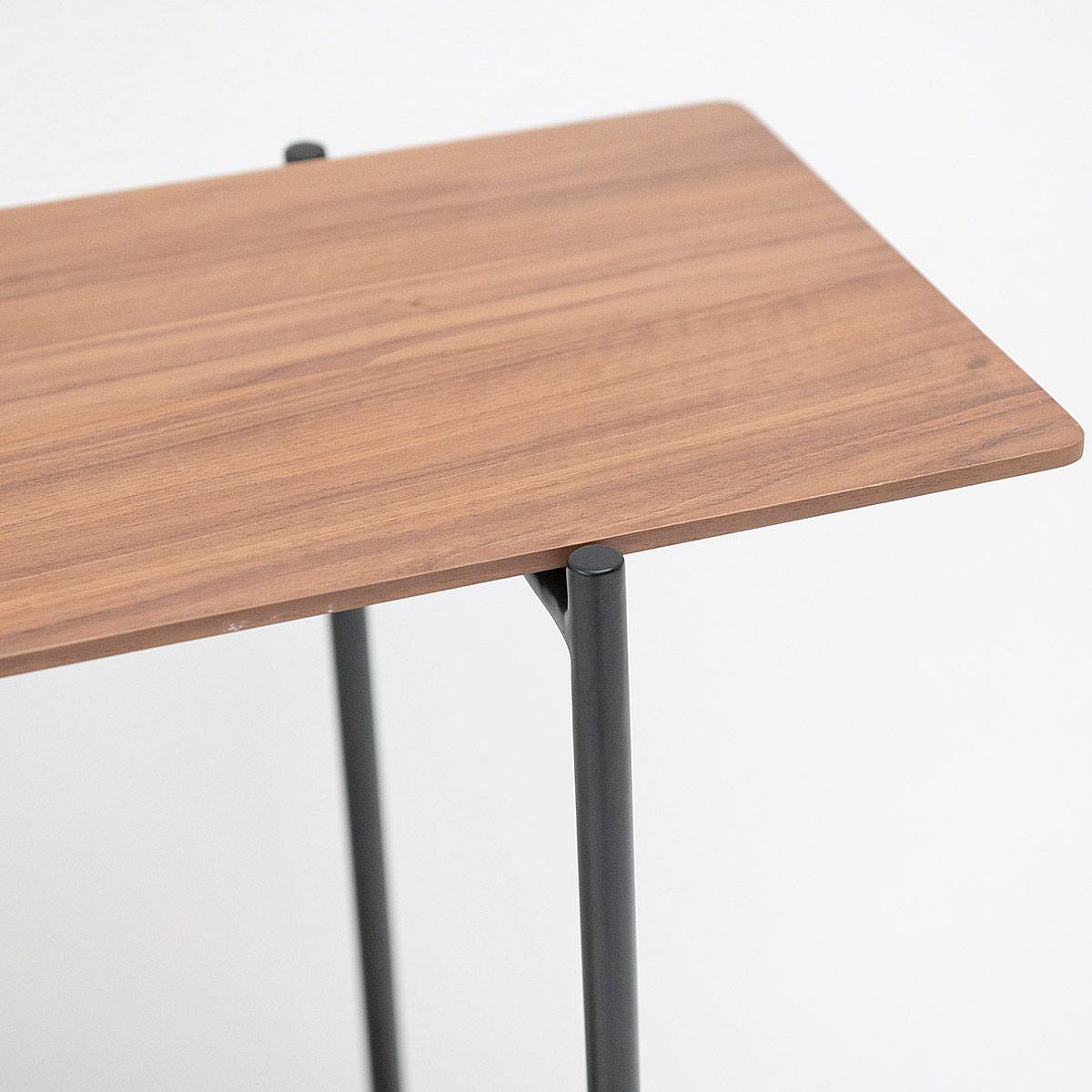 Console plaqué noyer et pieds métal