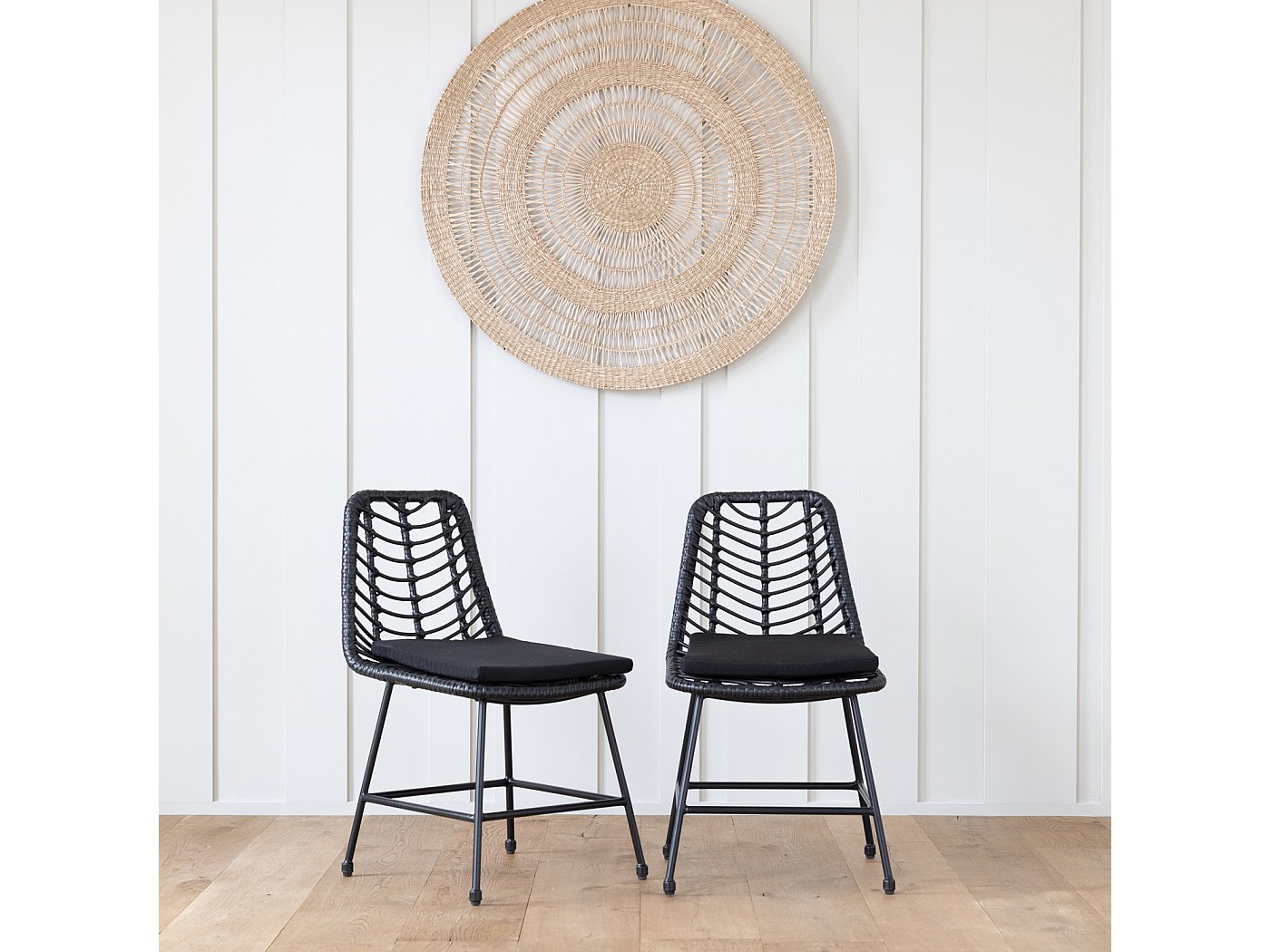 Conjunto de 2 cadeiras de rotim sintético preto com almofadas OKA