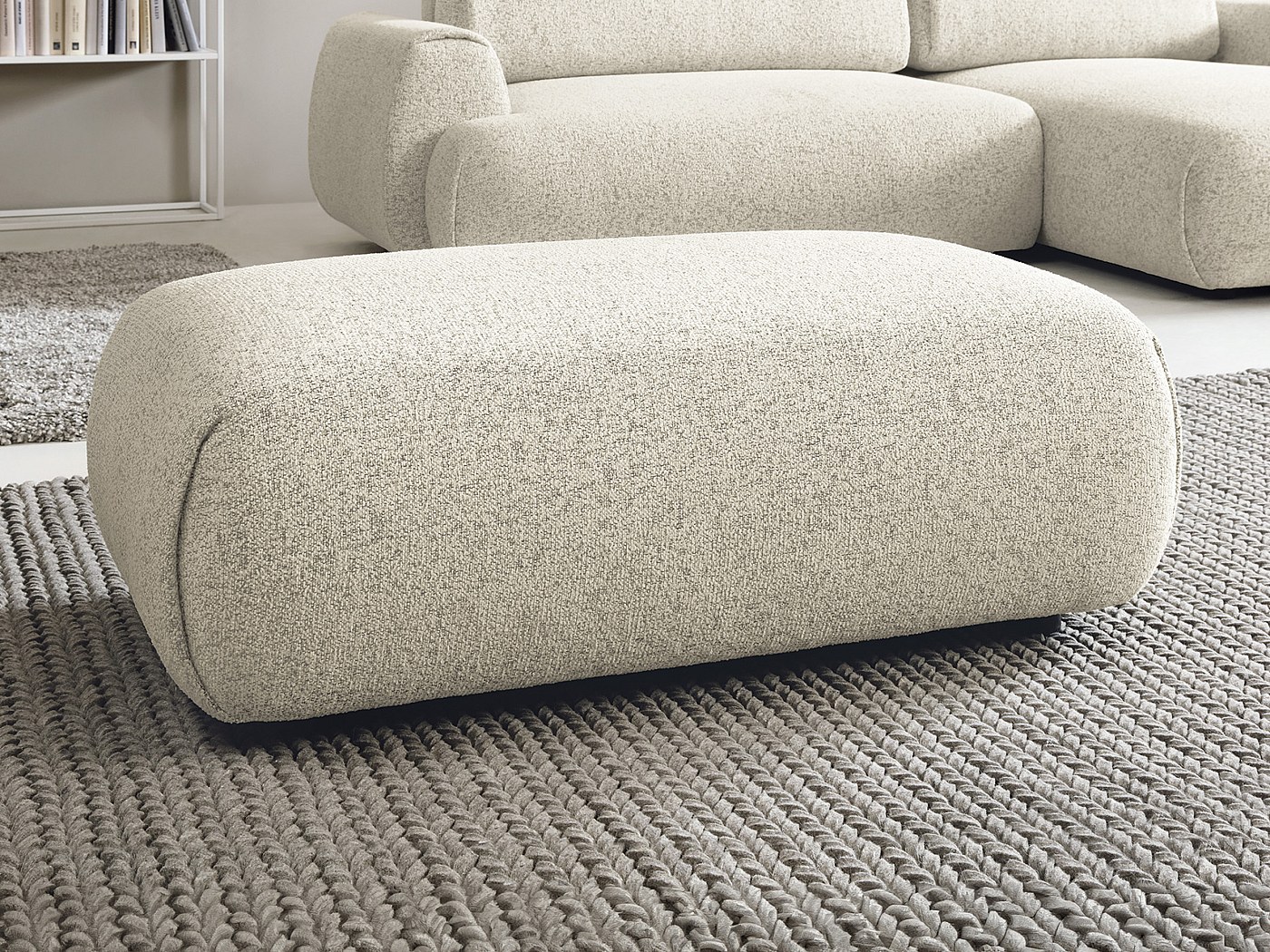 Pouf en tissu texturé beige style contemporain MONELIA