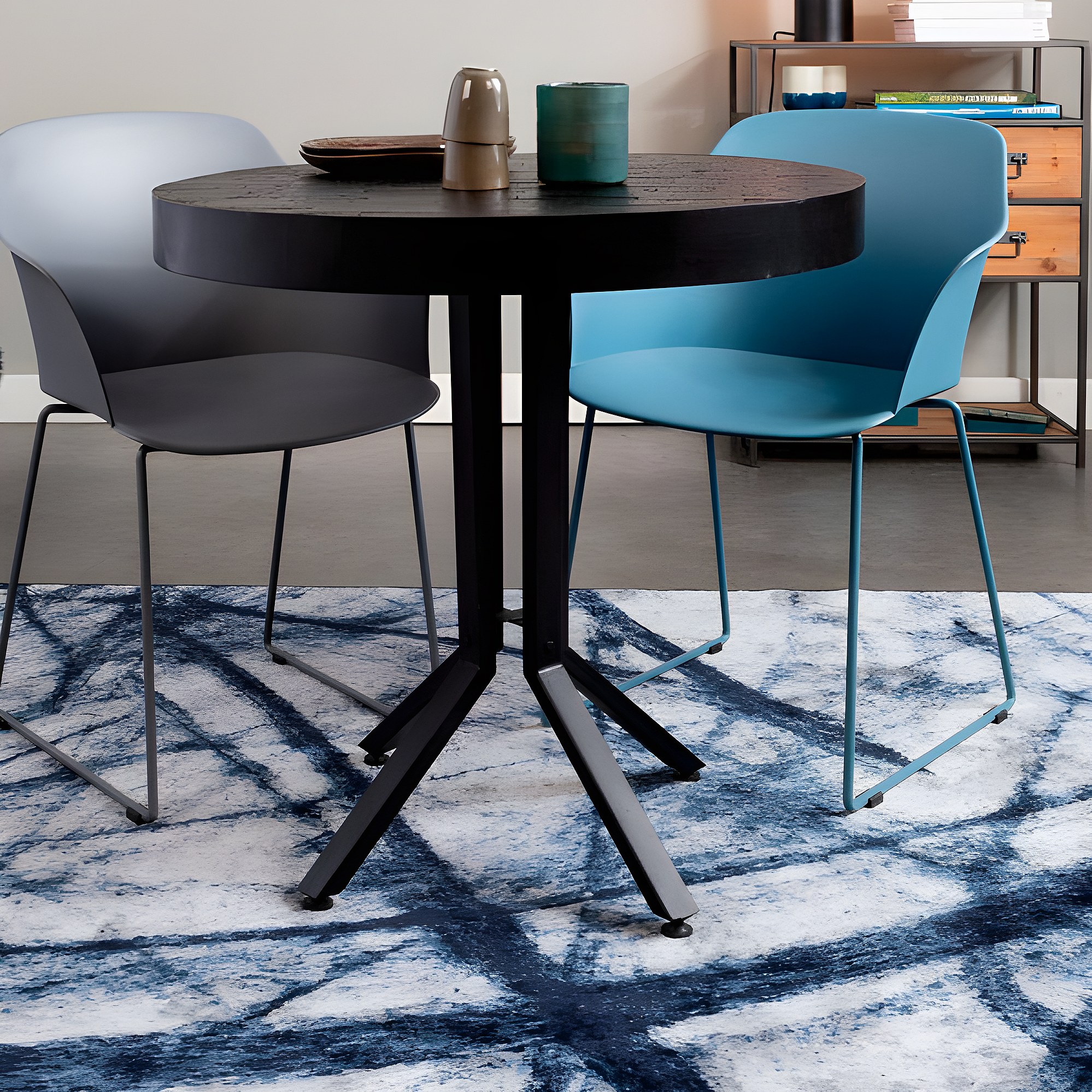 MAZE - Table bistro ronde en bois noir L75