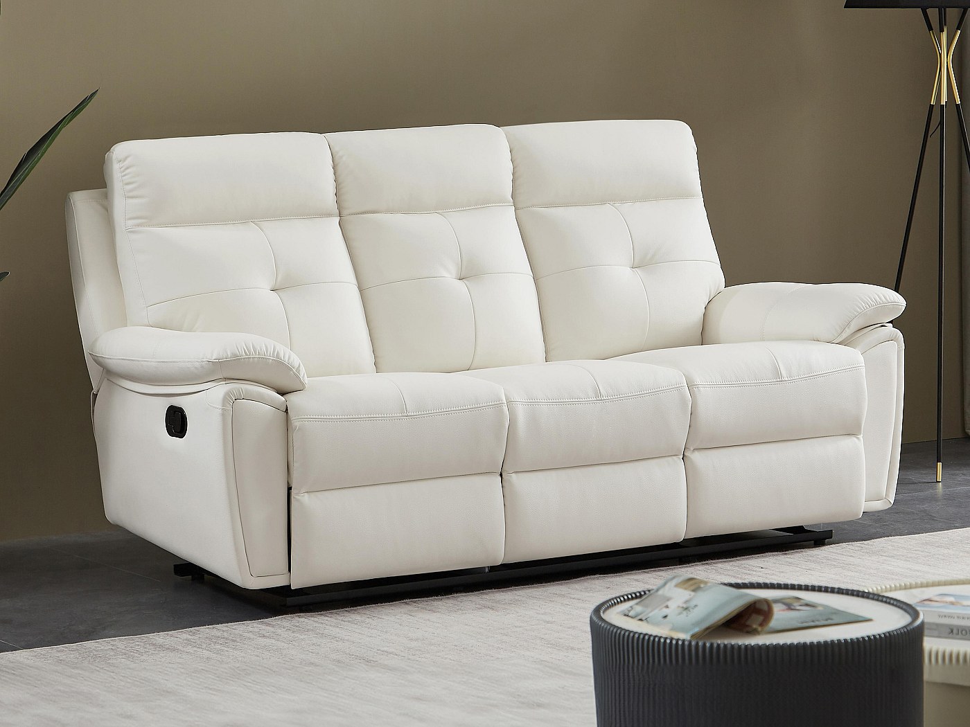 Sofá de 3 lugares articulado em pele branca estilo contemporâneo VINETA