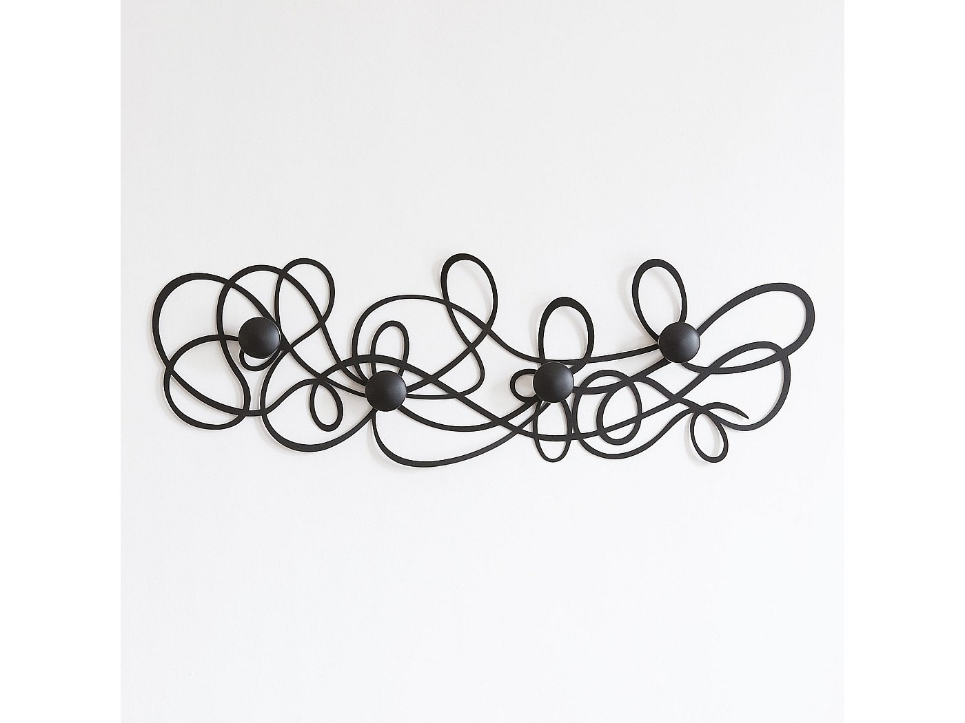 Appendiabiti da parete Doodle 77x25 cm in ferro nero con pomelli ...