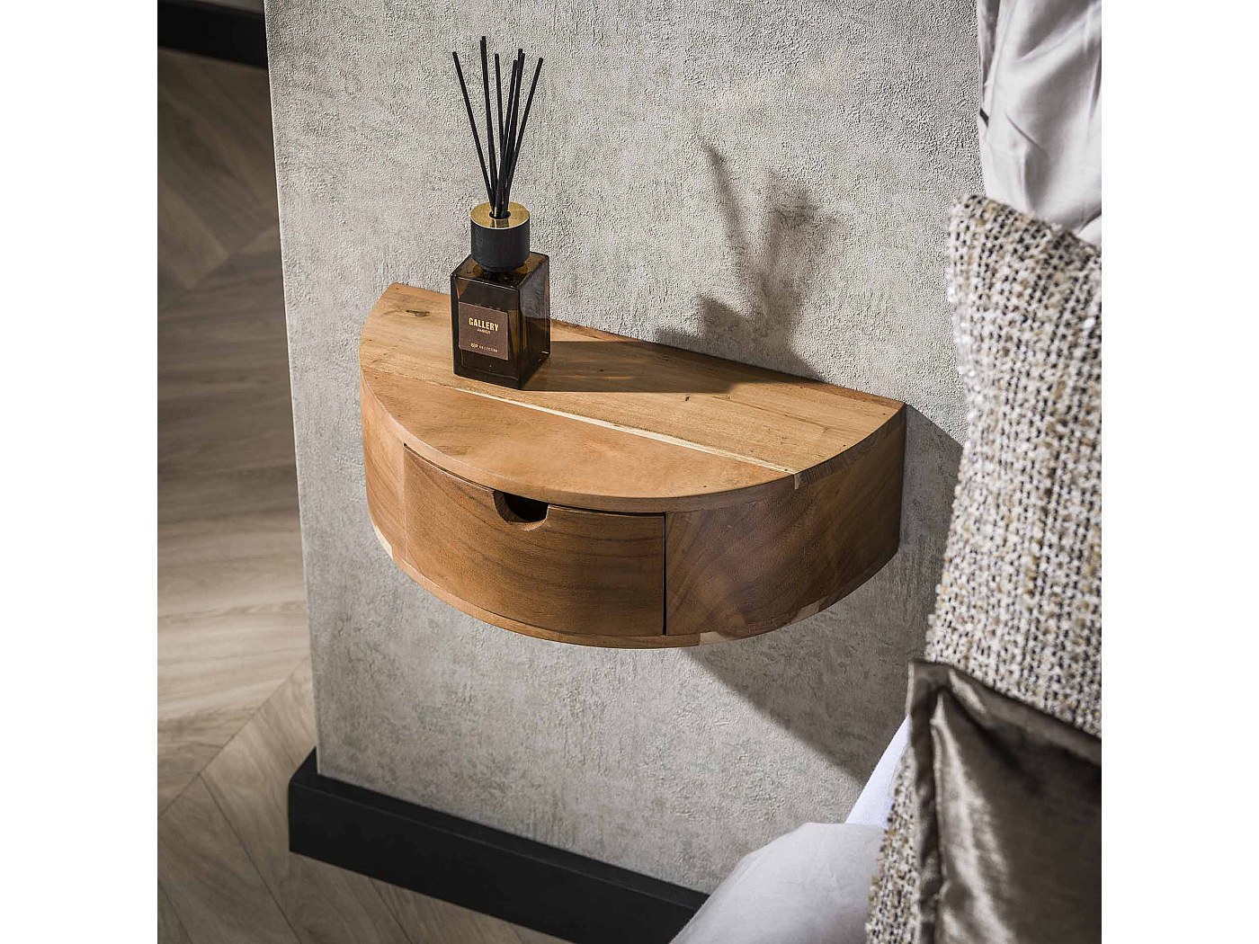 Mesita de noche curva de 1 L - Acacia maciza natural