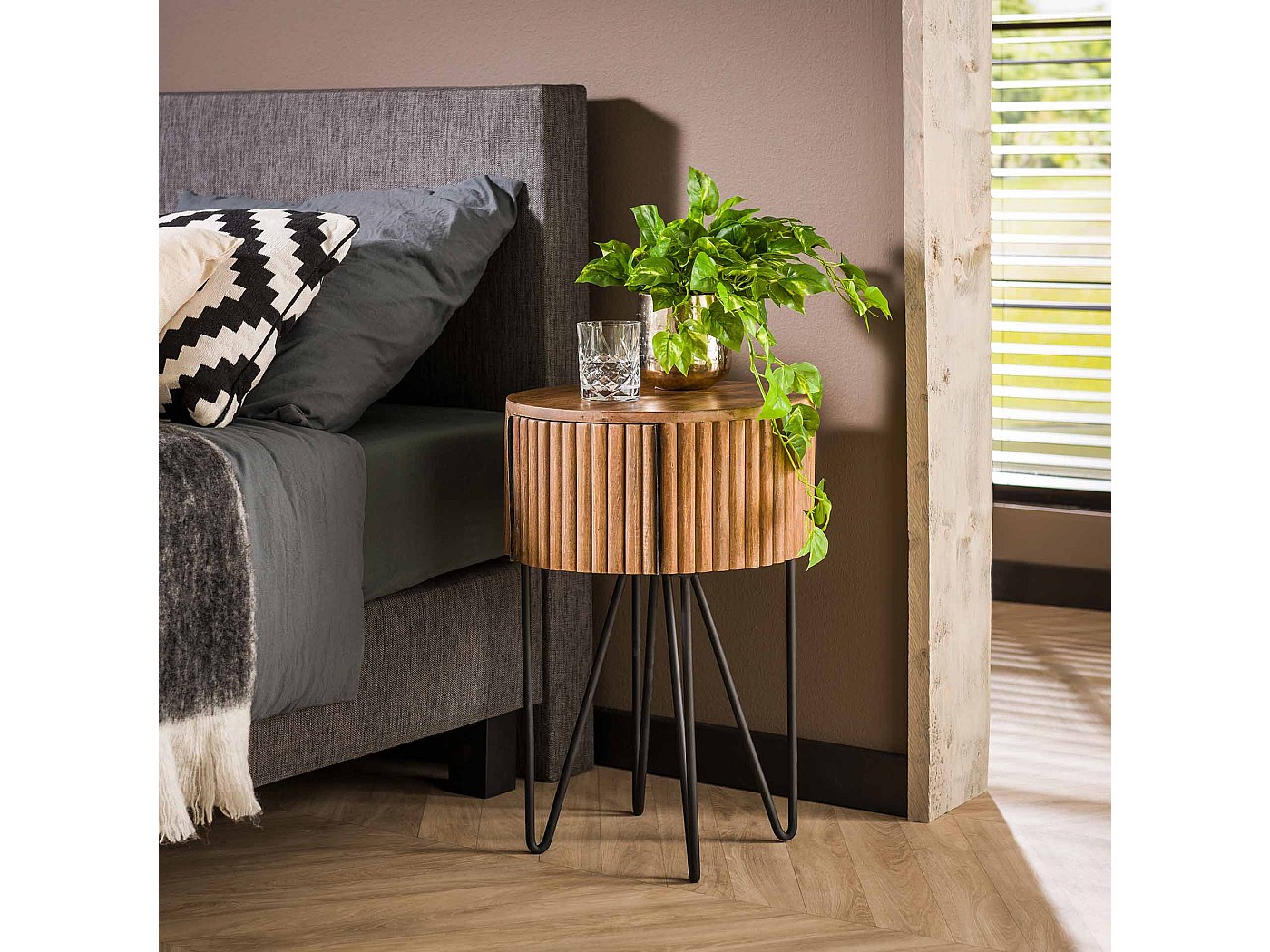 Table de chevet 1L tweak ronde / Couleur sable mangue unie