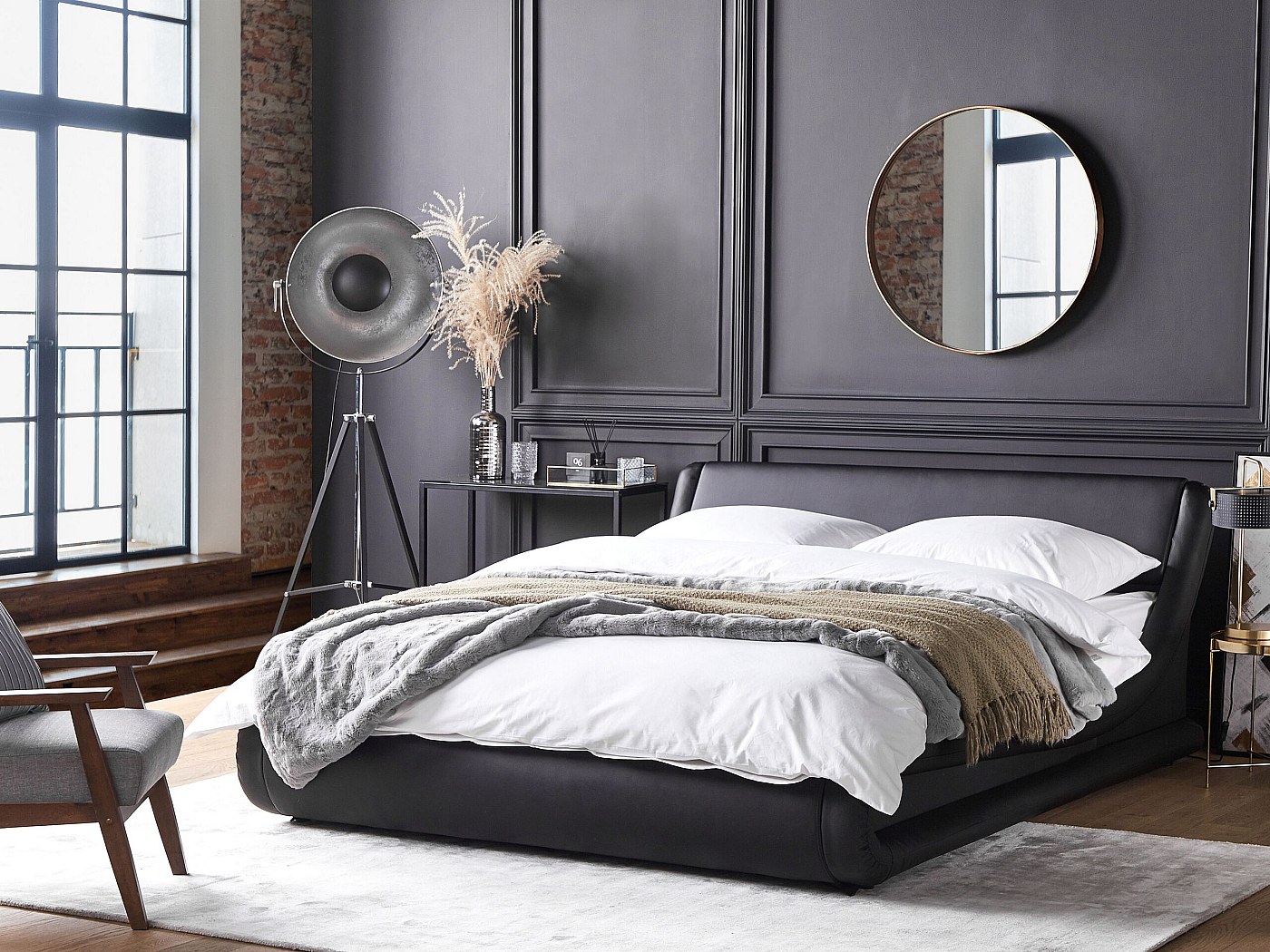 Lit double design en cuir noir 180 x 200 cm AVIGNON