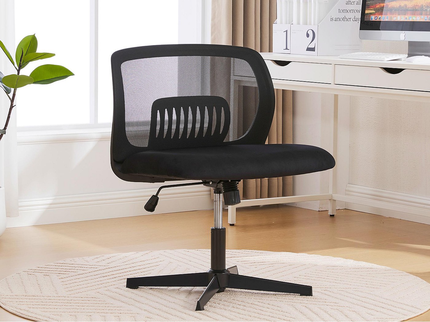 Fauteuil pivotant — réglable en hauteur — avec assise en velours noir ...