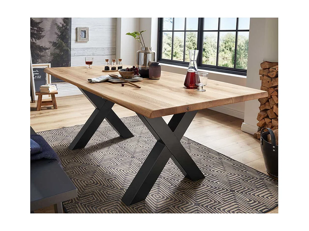 Esszimmer Tisch aus Wildeiche Massivholz und Stahl X-Fu gestell