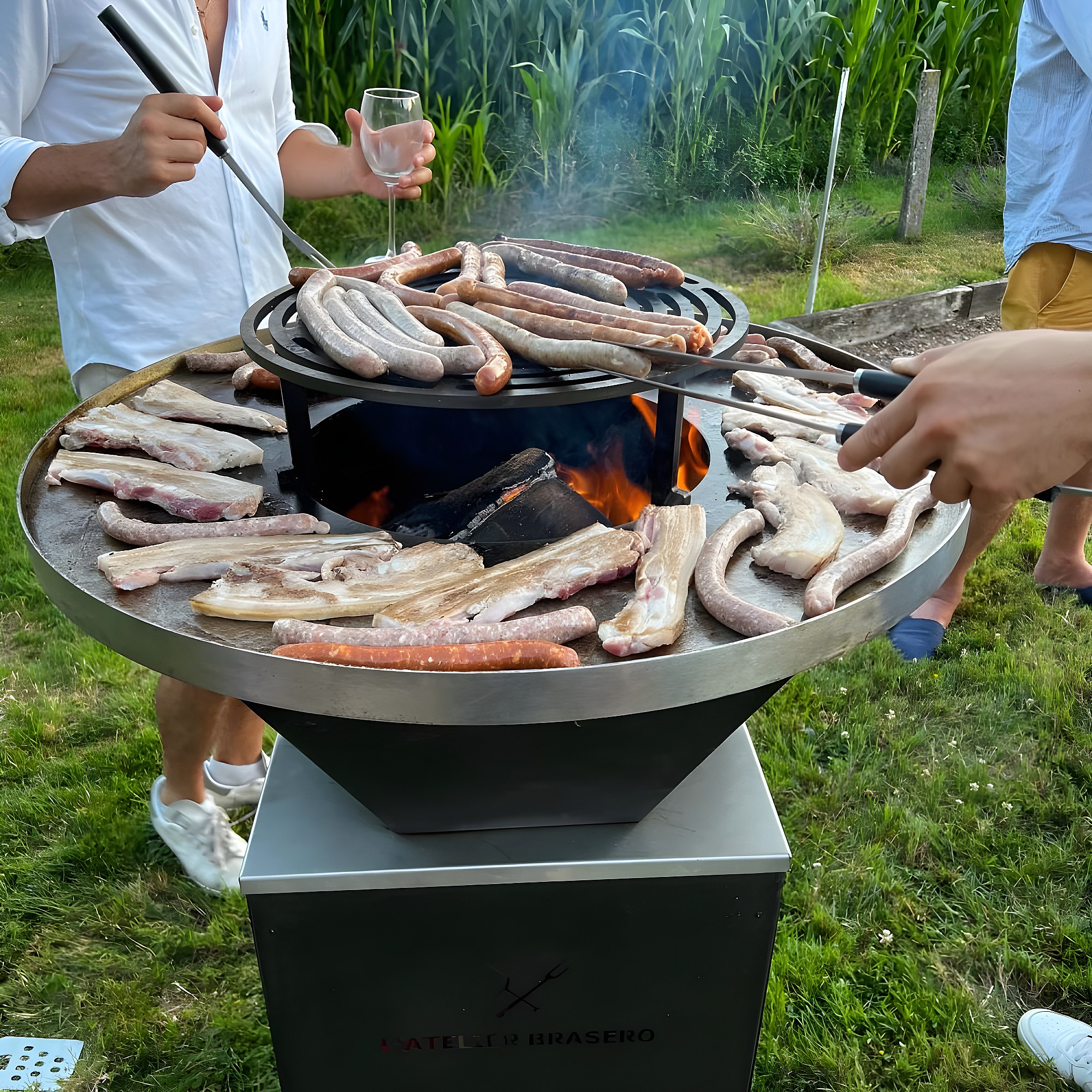 Barbecue brasero en acier Classique Brasero + meuble 50 x 50 cm