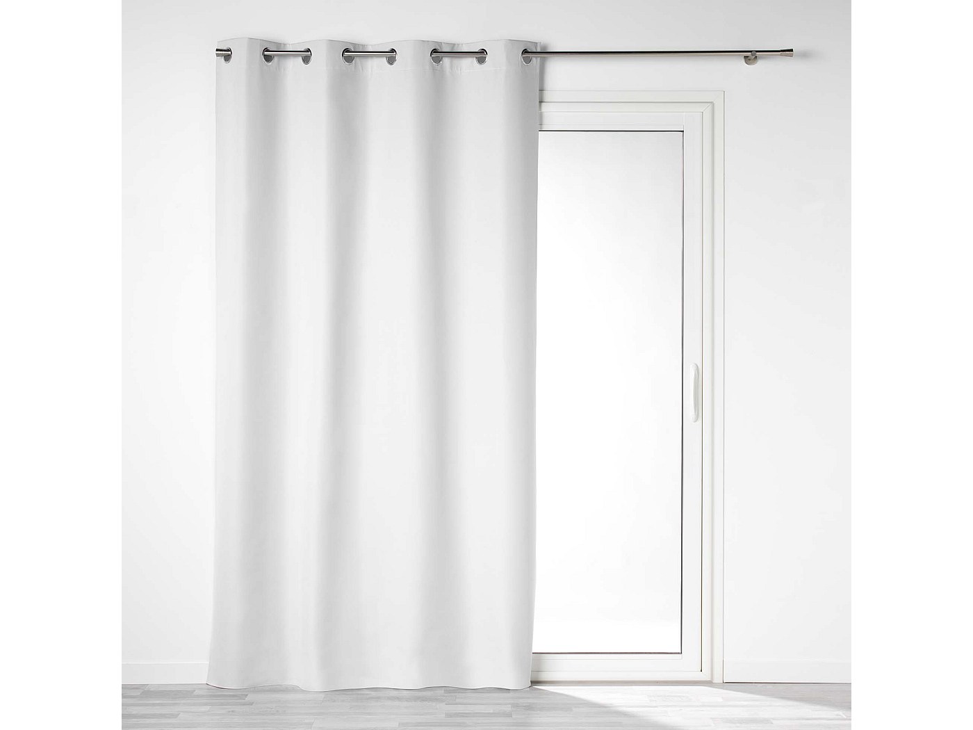 Cortina de microfibra 100% opaca